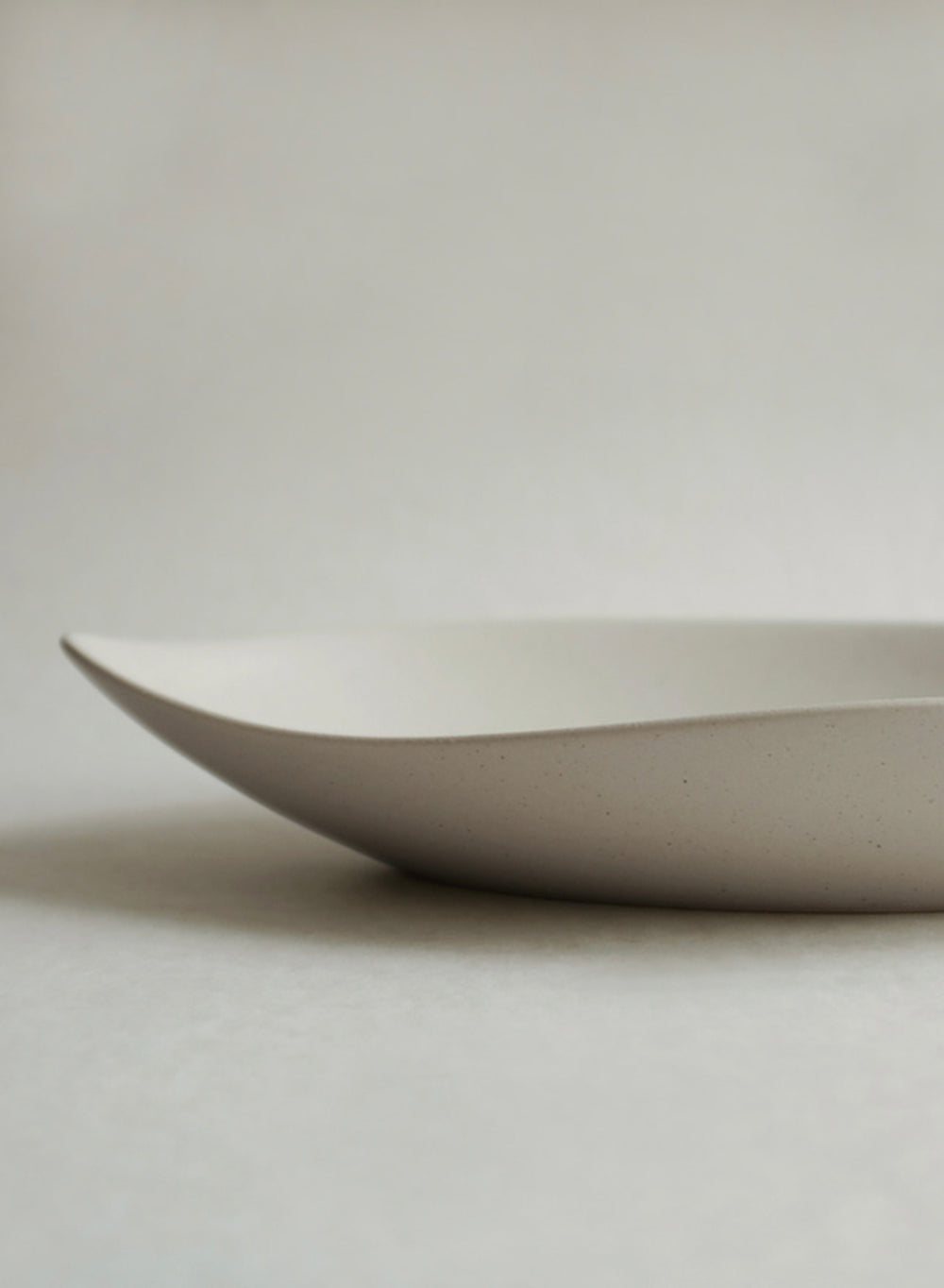 NR Ceramics Oval Leaf Plate, soil beige